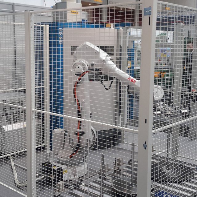 Collaborative Robots (Cobots): In-depth Guide for 2023